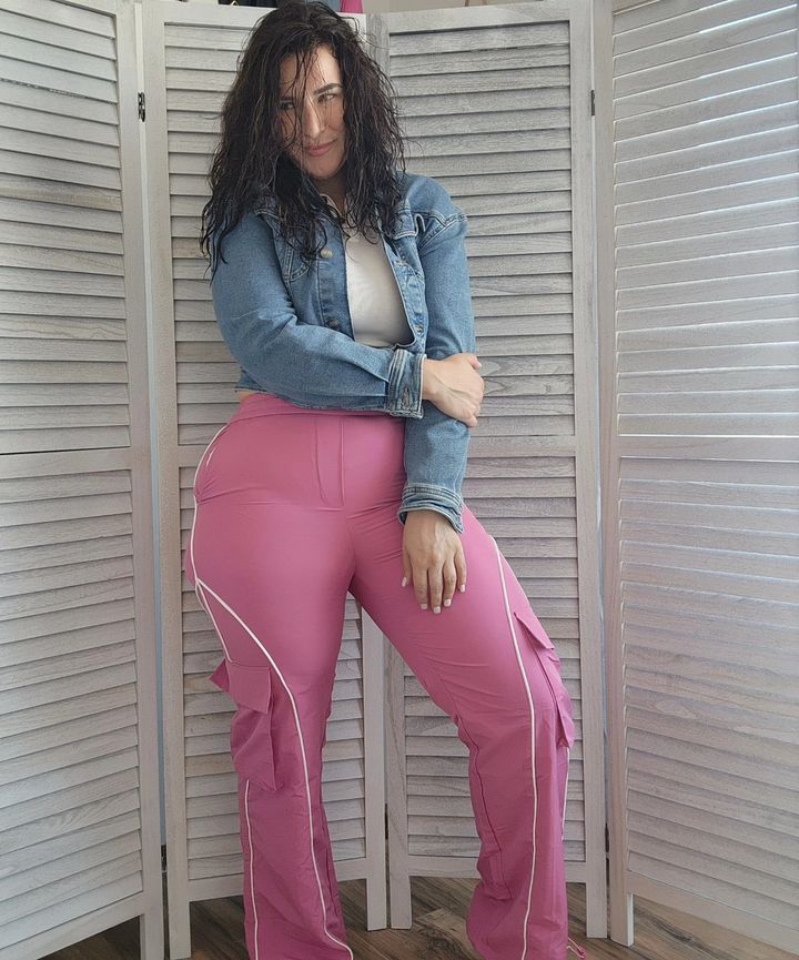 Gypssai (Ana M Moreno): The Battle Against Body-shaming of a Curvy ...